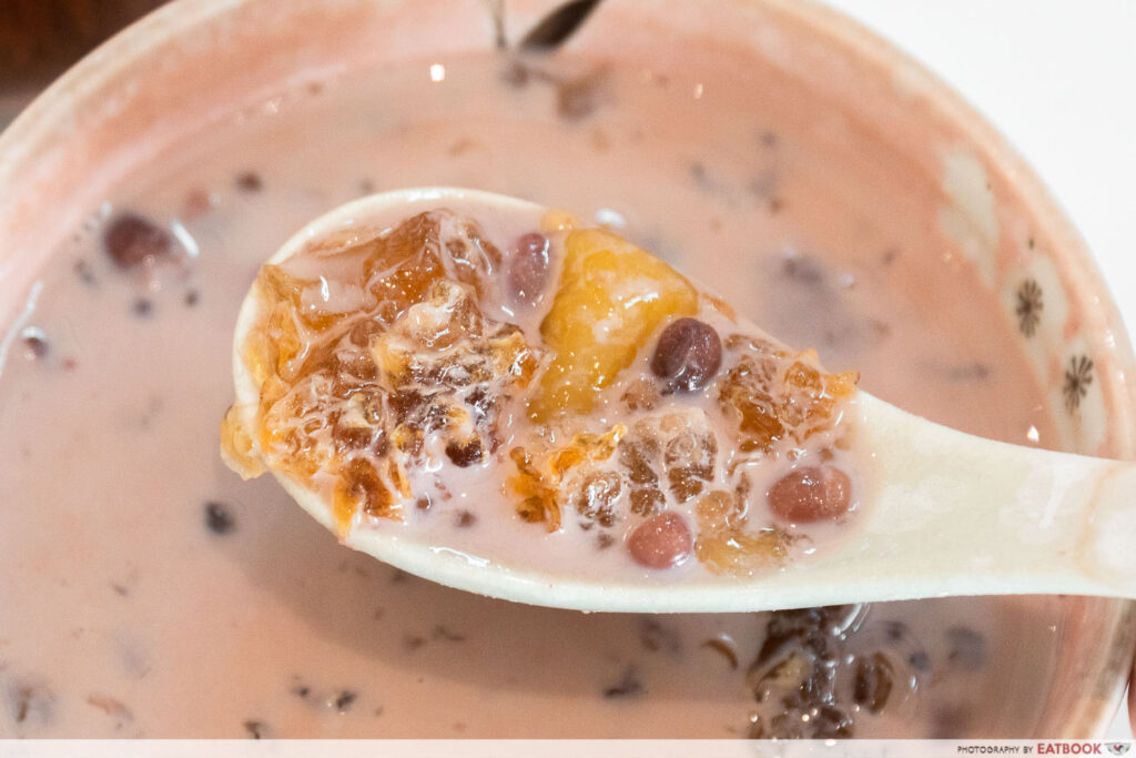 Man Tang Hong Desserts: IG-Worthy Pink Cafe With Traditional Desserts ...