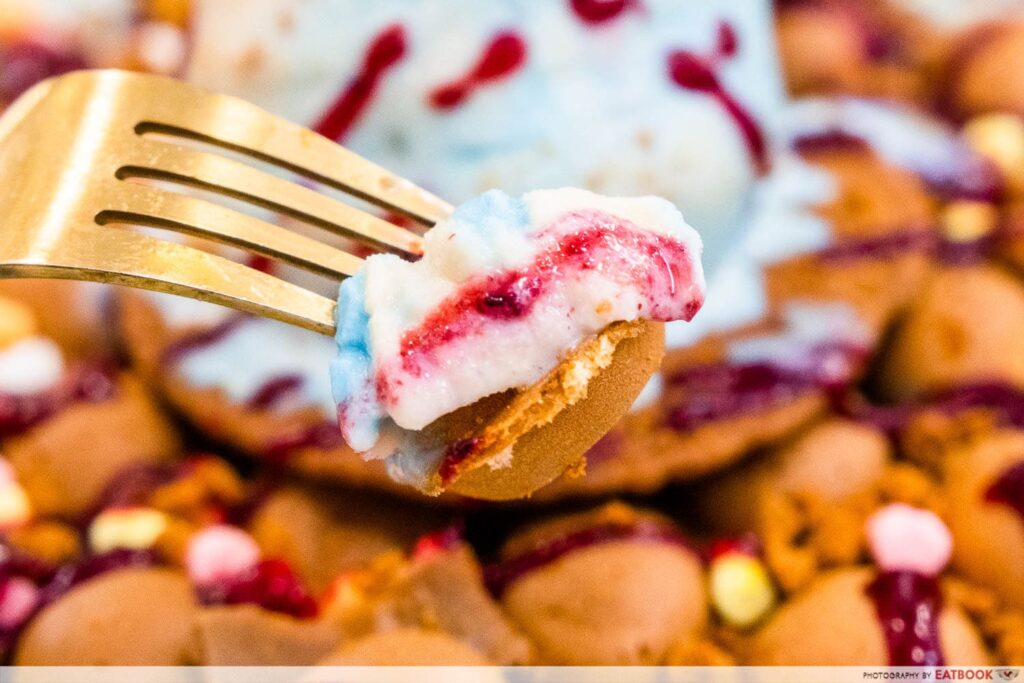 AM:PM Cafe Review: Egglet Waffles With Soft Serve Ice Cream In Ang Mo Kio