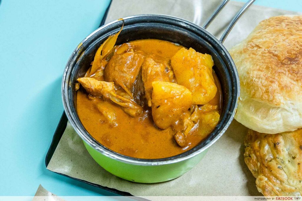 Midas Review: Baked Prata With Thai-Indian Chicken Curry In Chinatown ...