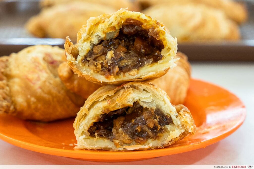 Fang Handmade Curry Puff Review: Salted Egg Lava, Char Siew Puffs And ...