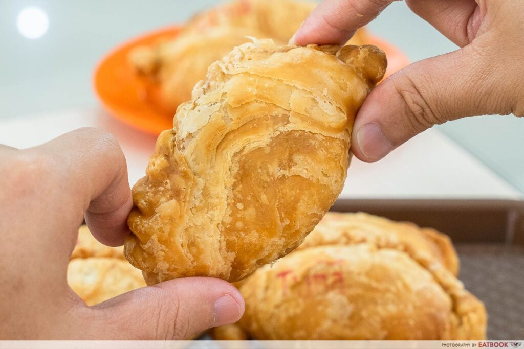 Fang Handmade Curry Puff Review: Salted Egg Lava, Char Siew Puffs And ...