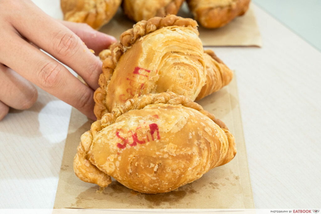 Fang Handmade Curry Puff Review: Salted Egg Lava, Char Siew Puffs And ...