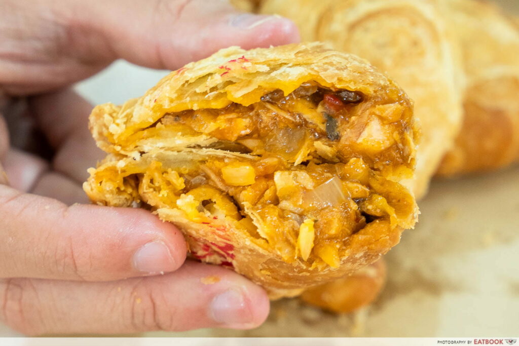 Fang Handmade Curry Puff Review: Salted Egg Lava, Char Siew Puffs And ...
