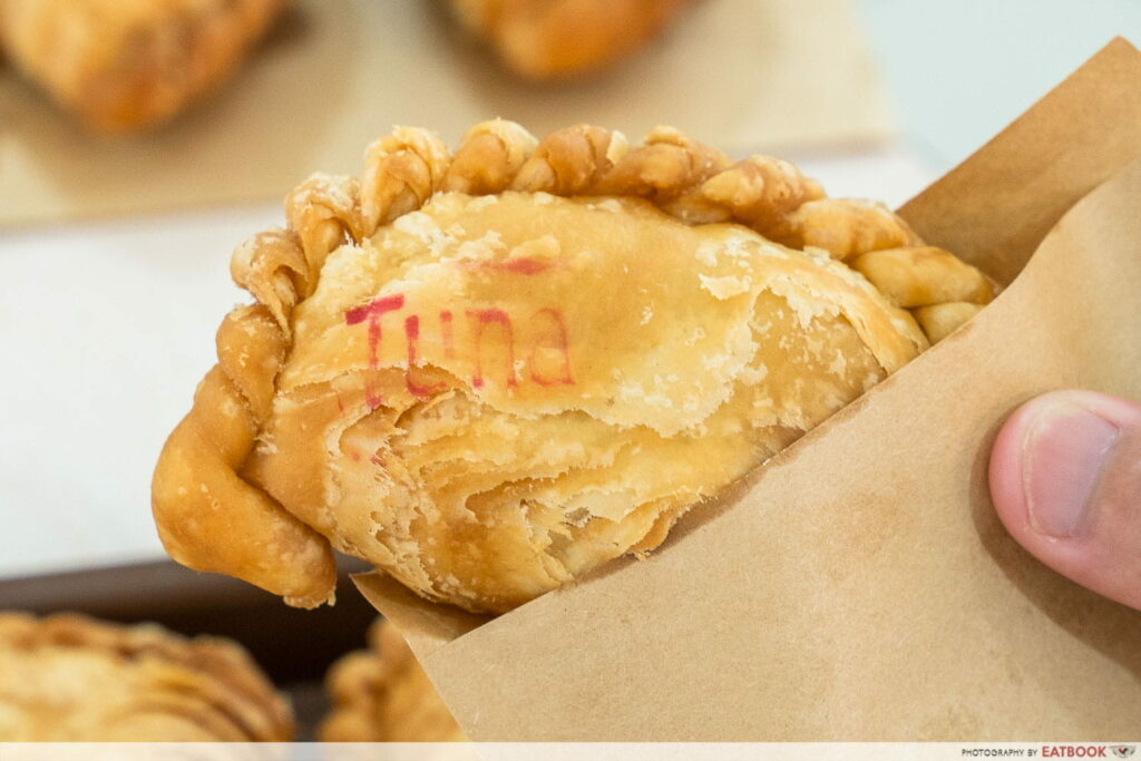 Fang Handmade Curry Puff Review: Salted Egg Lava, Char Siew Puffs And ...