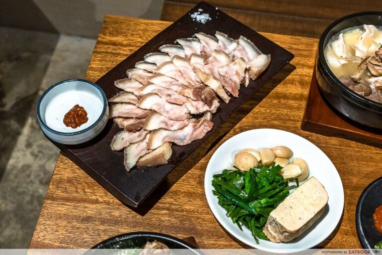 Um Yong Baek Review: Korean Pork Soup In CBD | Eatbook.sg