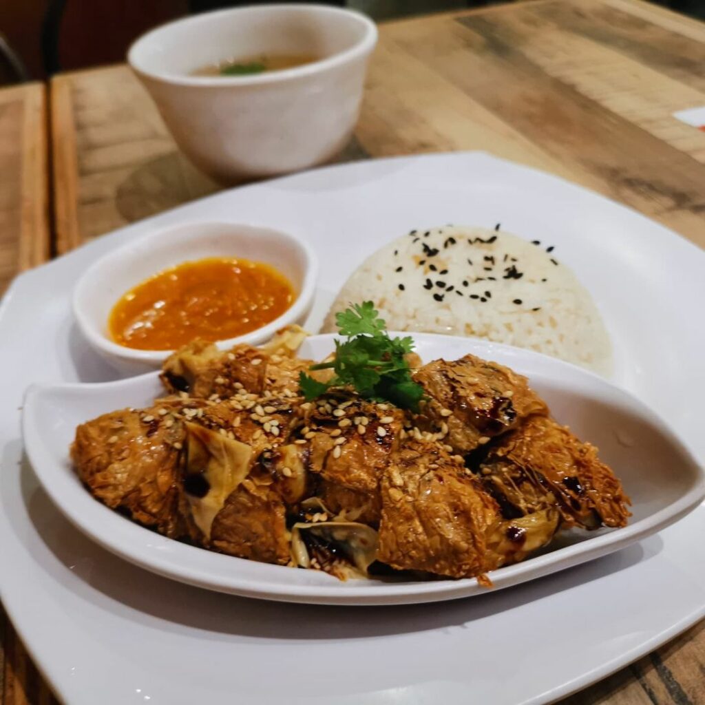 Aperia Mall Food Guide: 10 Places For Famous Beef Noodles, $5 Udon And ...