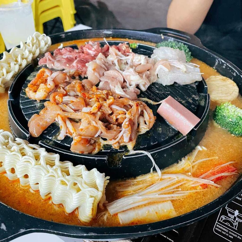 Dajie Makan Place: This Halal BBQ Hotpot Place At Bedok Opens Till 2AM ...