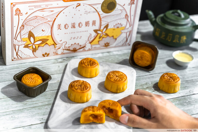 Famous Hong Kong MX Lava Custard Mooncakes Now Available In Singapore ...