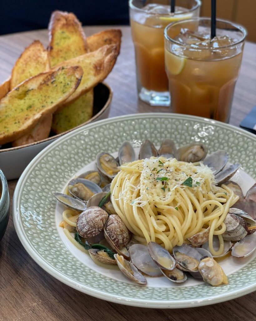 15 Best Halal Cafes In Singapore | Eatbook.sg