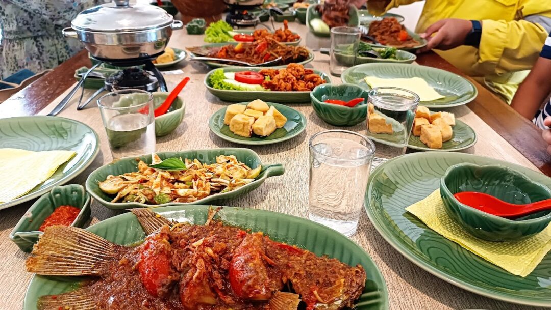 Top In Asia | Batam Food Guide: 20 Best Places For Cheap Seafood, Layer ...