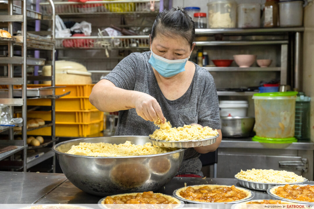 Big Bakery: Old-School Apple Crumble At This 30-Year-Old Bakery ...