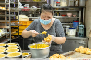 Big Bakery: Old-School Apple Crumble At This 30-Year-Old Bakery ...