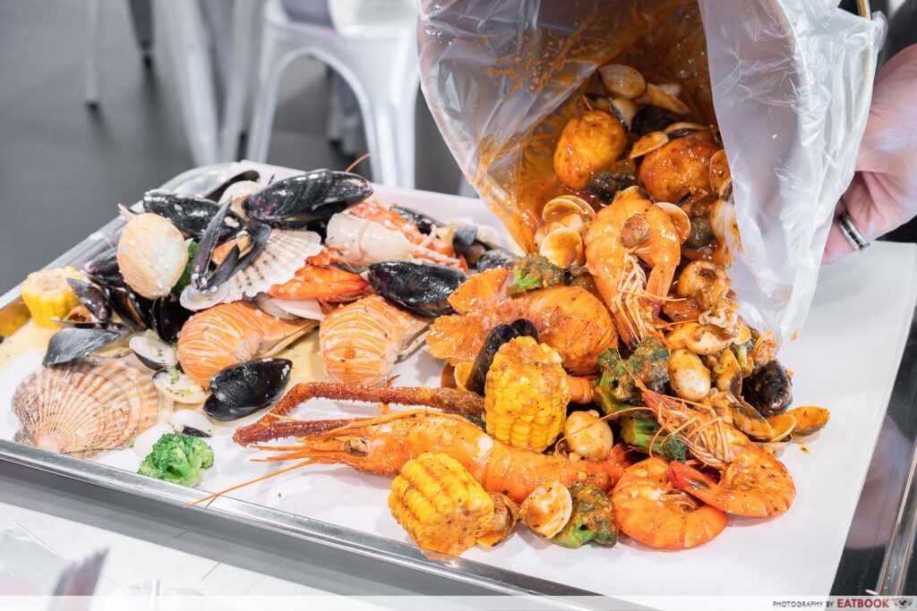 Bucketta Review: $39.90++ Seafood Bucket Buffet At Downtown East ...