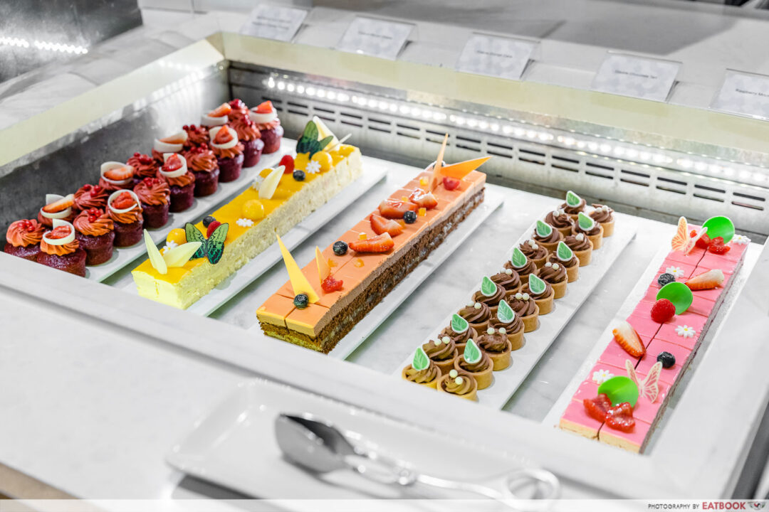 Crossroads Buffet Has Free-Flow Seafood And Premium Roast Meats From ...