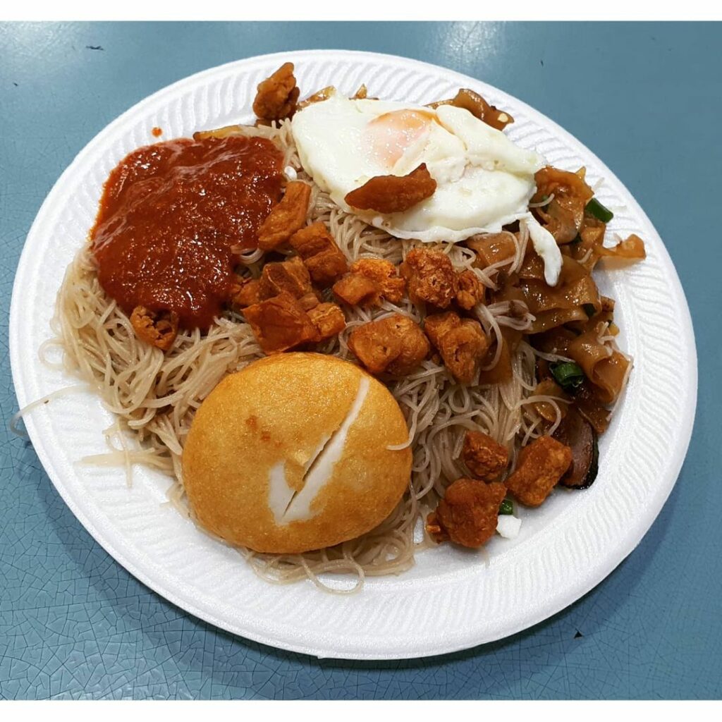Good Pig Trotters Fried Bee Hoon: Famous Bee Hoon In Raffles Place ...