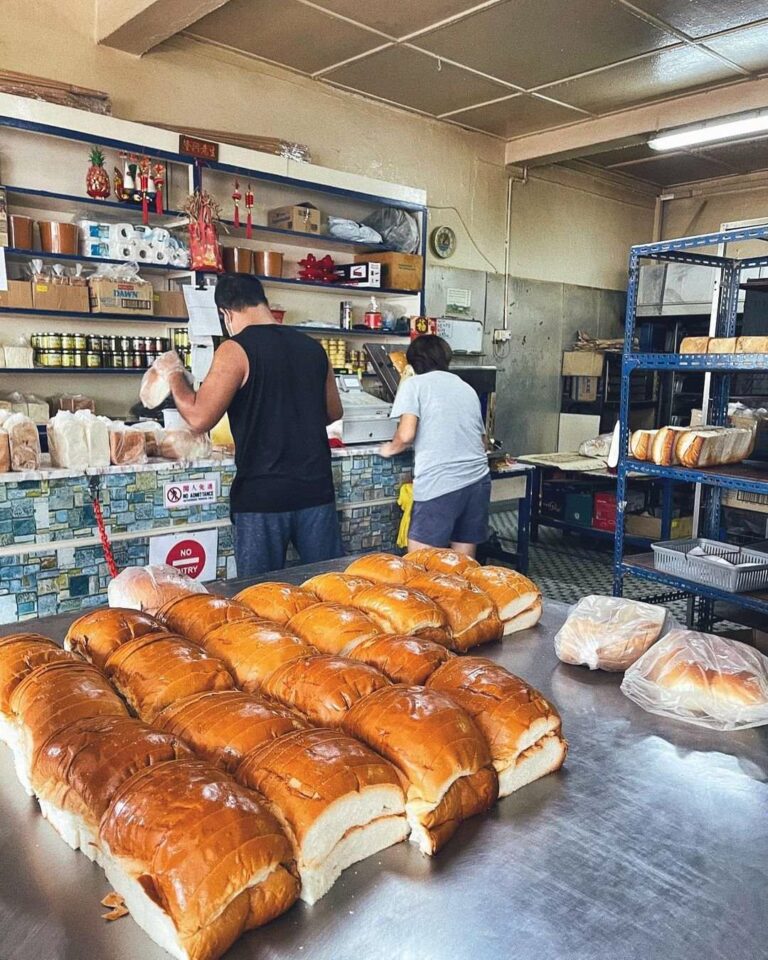 Sing Hon Loong: Old-School Bakery In Whampoa | Eatbook.sg