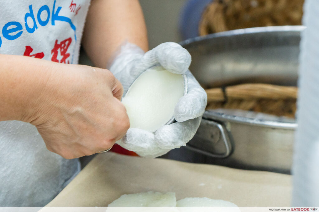 Bedok Chwee Kueh: $0.50 Michelin Bib Gourmand Chwee Kueh | Eatbook.sg