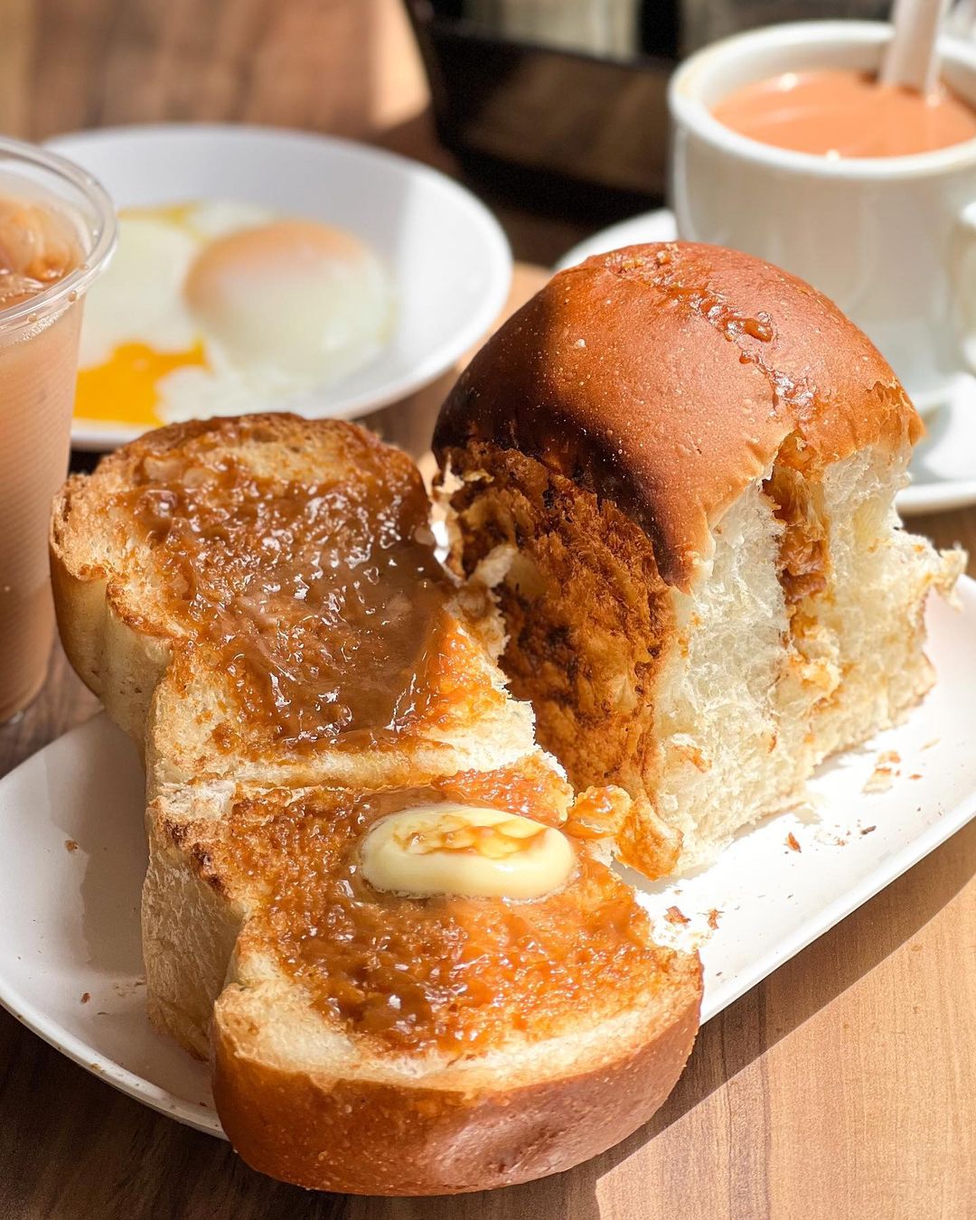 YY Kafei Dian: Famous Kaya Buns And Kopi In Bugis | Eatbook.sg