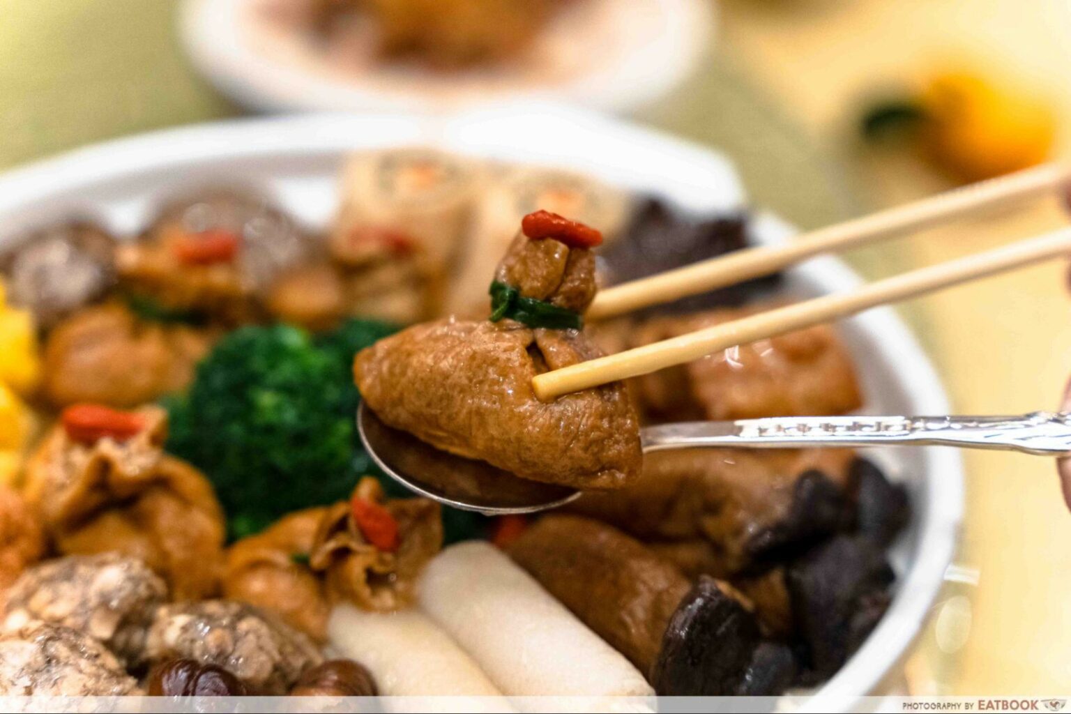 Li Bai Cantonese Restaurant Has Unique CNY Dishes—Bird’s Nest Lobster ...