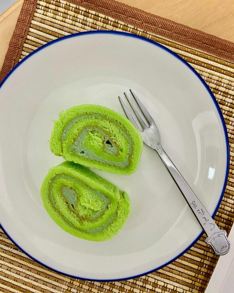 Rich And Good Cake Shop Has Famous Swiss Rolls | Eatbook.sg