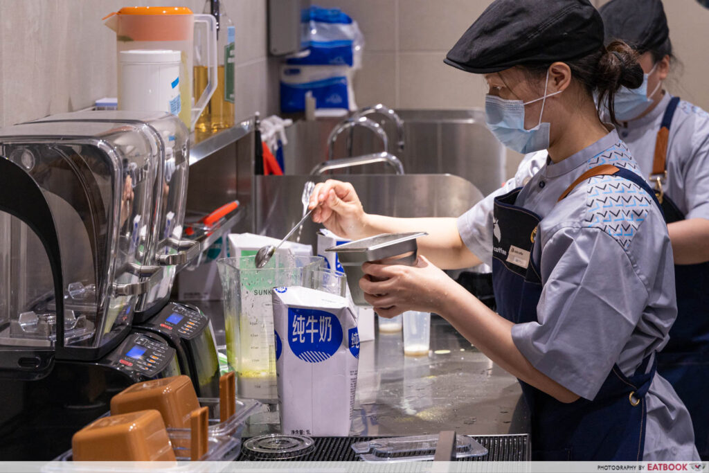 Luckin Coffee: Famous Chinese Coffee Chain Opens In Marina Square | Eatbook.sg