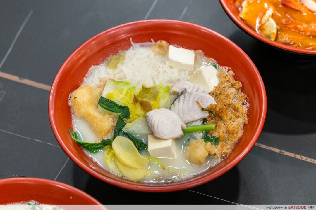 Hot Spot Cafe Review: Popular Fish Soup Stall In Burlington Square ...