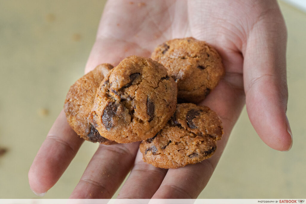 Ah Tas Muffins Review: Cheap Lava Muffins At Old Airport Road Food ...