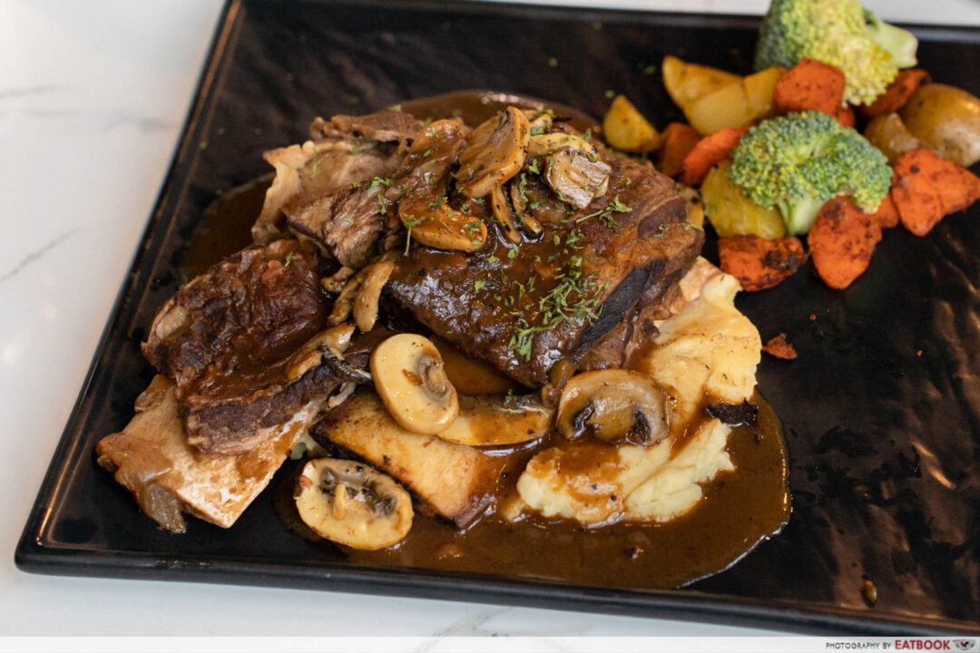 Wanderlost Review: Fairy Tale-Themed Rooftop Bar In Bugis | Eatbook.sg