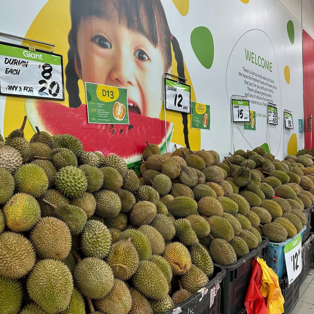 Giant Tampines Hypermarket Has Cheap Durian Buffet | Eatbook.sg