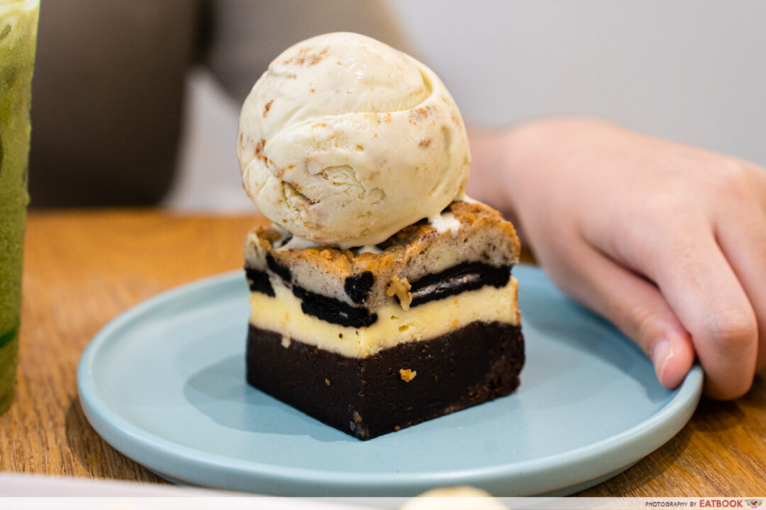 Waffl Review: Jurong East Cafe Sells Waffle Burgers | Eatbook.sg