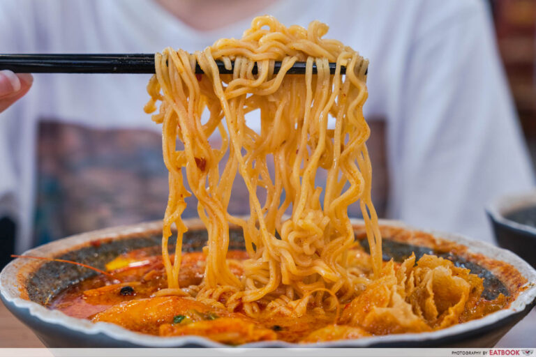 The One Tom Yam Mee Review: DIY Tom Yum Soup In Ang Mo Kio | Eatbook.sg