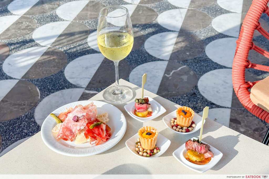 Verandah Pool Bar & Grill Has IG-Worthy Floating Food Trays | Eatbook.sg