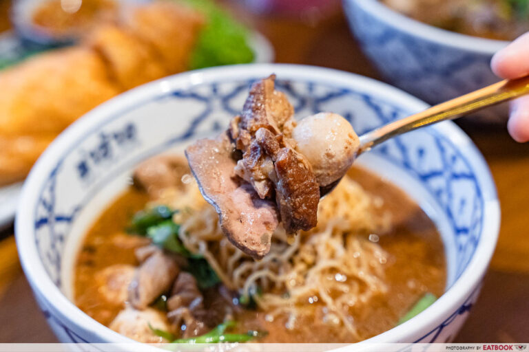 Tha Chang Noodle Bar Review: Famous Thai Boat Noodles In CBD | Eatbook.sg