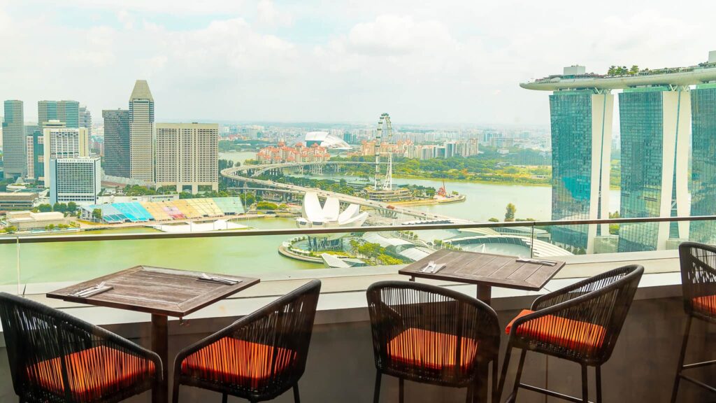 8 Restaurants With Views Of The Formula 1 Singapore Circuit | Eatbook.sg