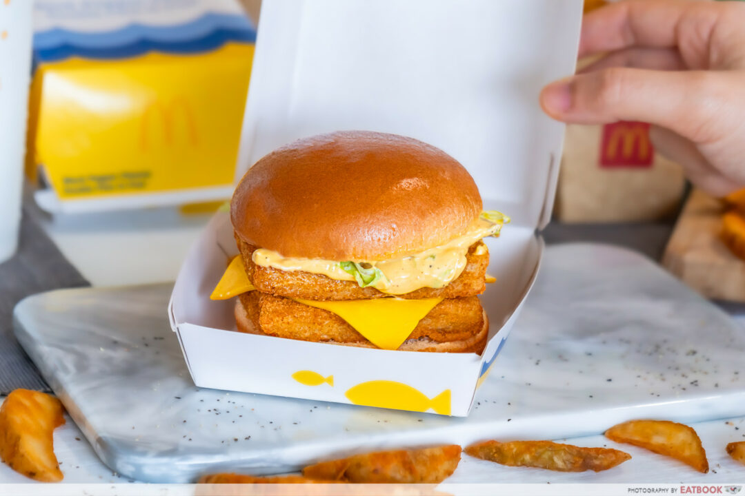 McDonald’s Has New Black Pepper Cheese Filet-O-Fish Burger | Eatbook.sg