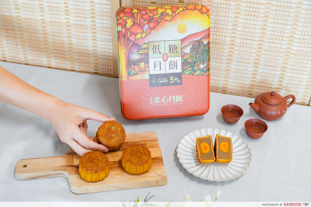 Hong Kong MX: Award-Winning Lava Custard Mooncakes From HK Now In ...