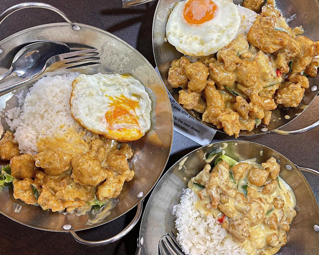 Taste Good: Popular Salted Egg Chicken Rice At Sim Lim Square | Eatbook.sg