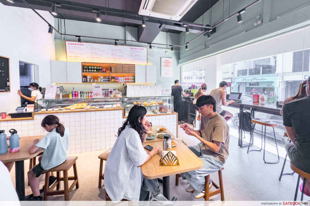 Caffe Pralet Review: Viral Square Donuts In Outram Park | Eatbook.sg