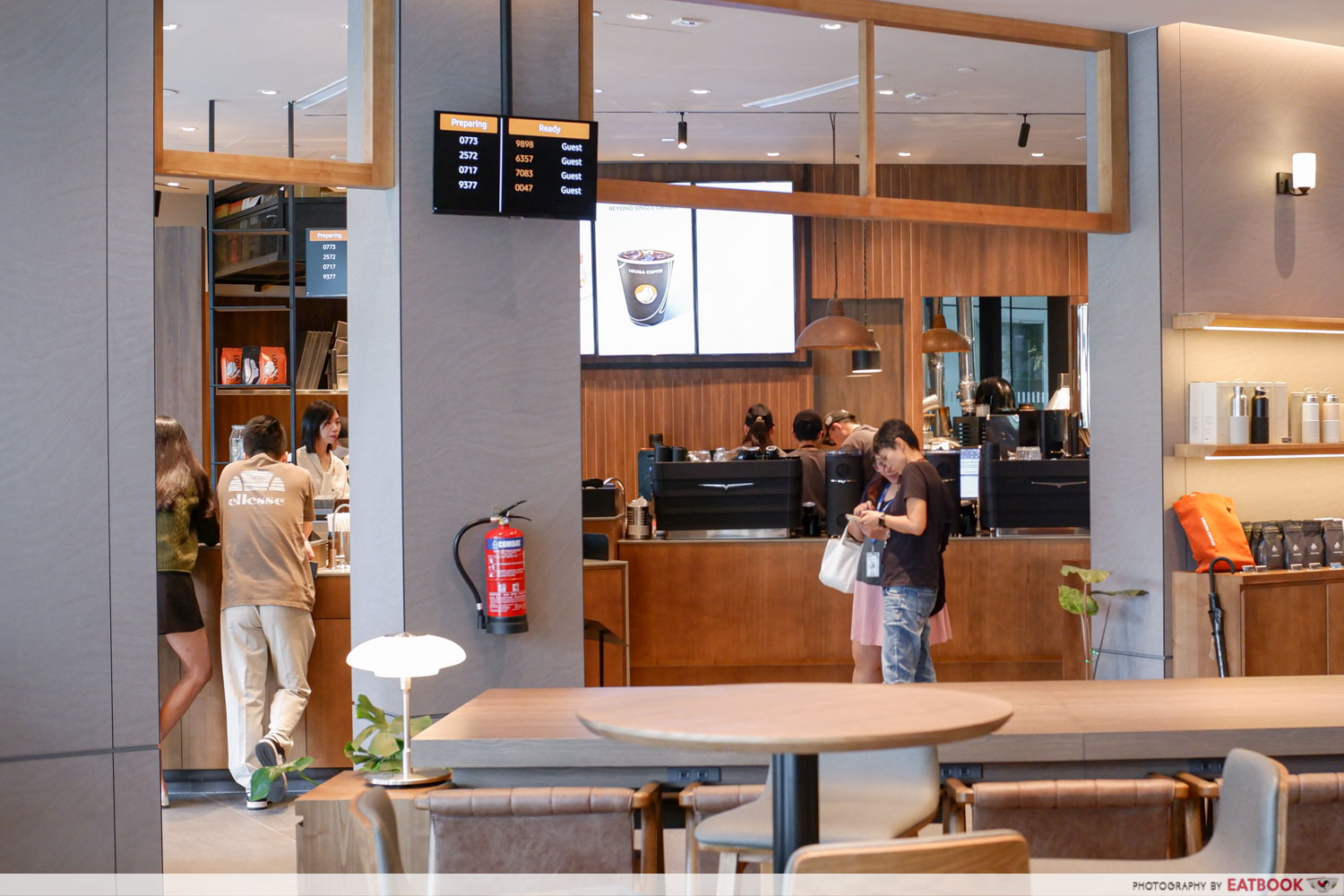 Louisa Coffee: Taiwan-Famous Coffee Chain Opens In Bugis | Eatbook.sg