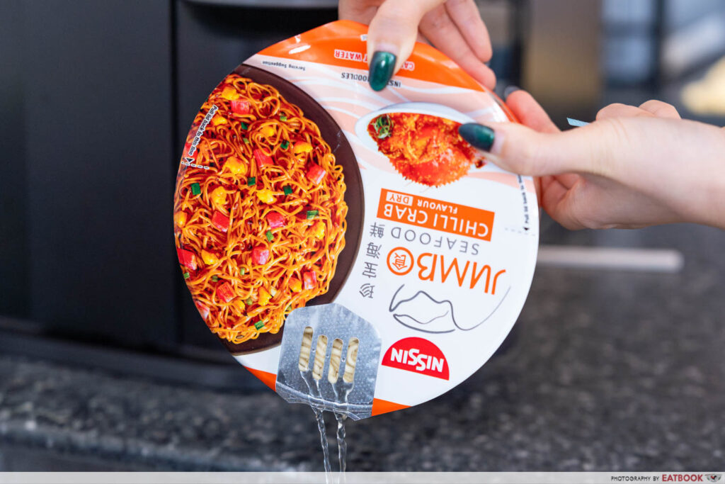 NISSIN X JUMBO Seafood Has New Chilli Crab Instant Noodles | Eatbook.sg