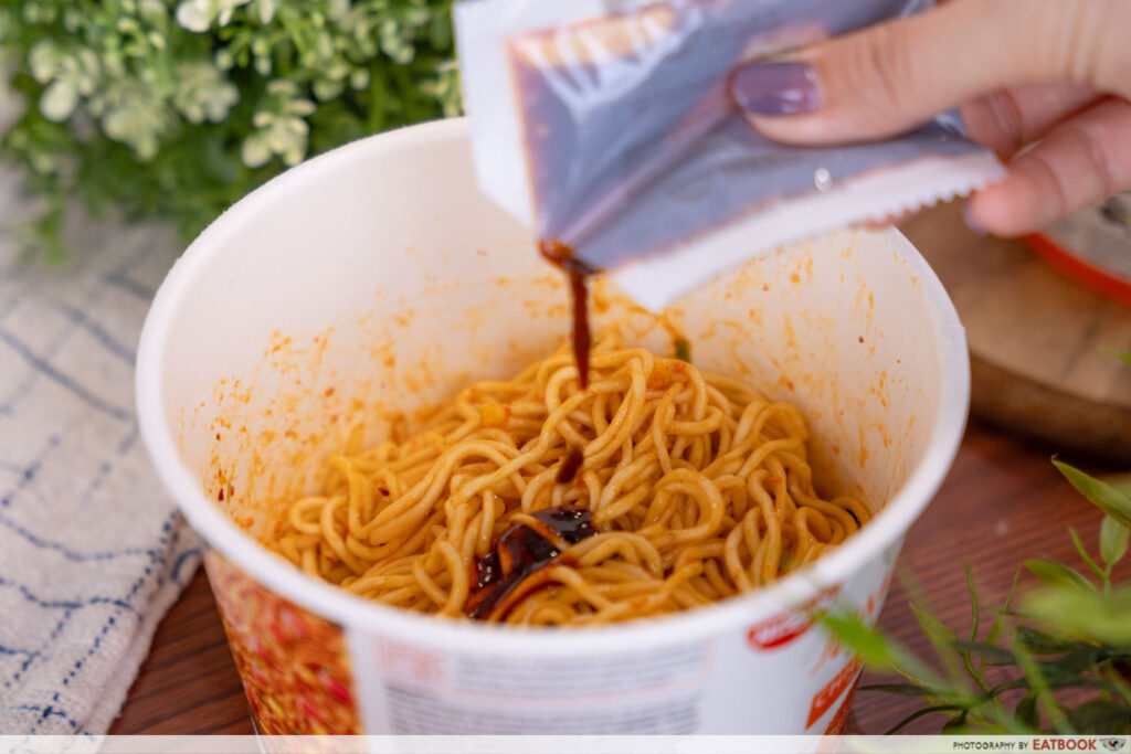 NISSIN X JUMBO Seafood Has New Chilli Crab Instant Noodles | Eatbook.sg