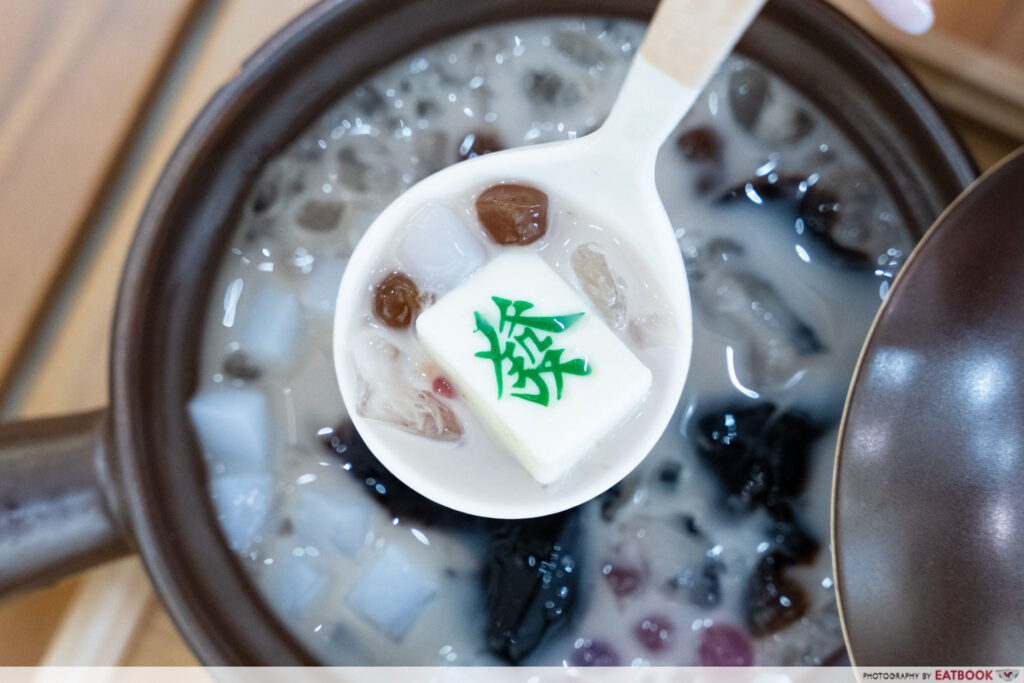Cam Tea & Ember Cafe: JB Teahouse With Hanfu Dress-Up | Eatbook.sg