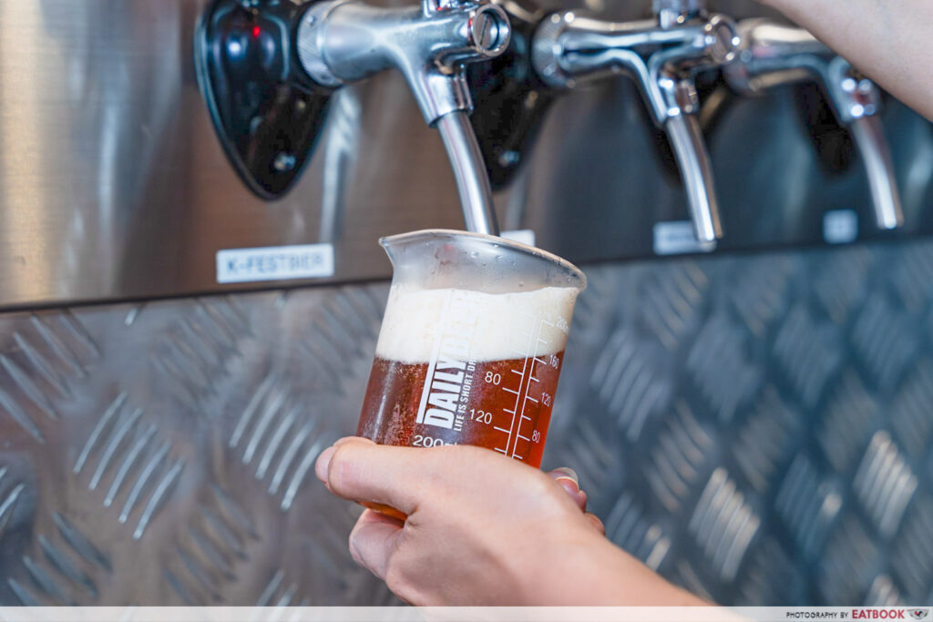 Daily Beer: Famous Korean Fried Chicken Chain Opens In CBD | Eatbook.sg