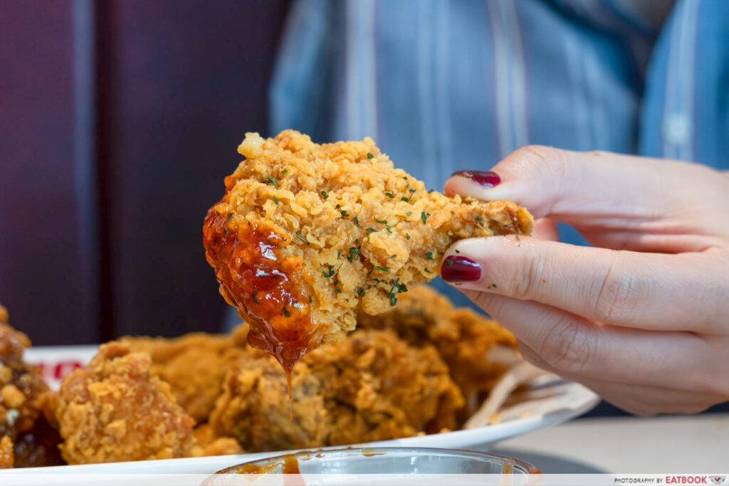 Daily Beer: Famous Korean Fried Chicken Chain Opens In CBD | Eatbook.sg