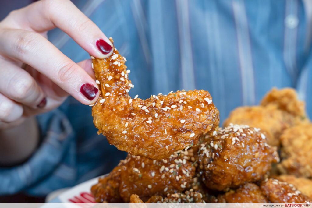 Daily Beer: Famous Korean Fried Chicken Chain Opens In CBD | Eatbook.sg
