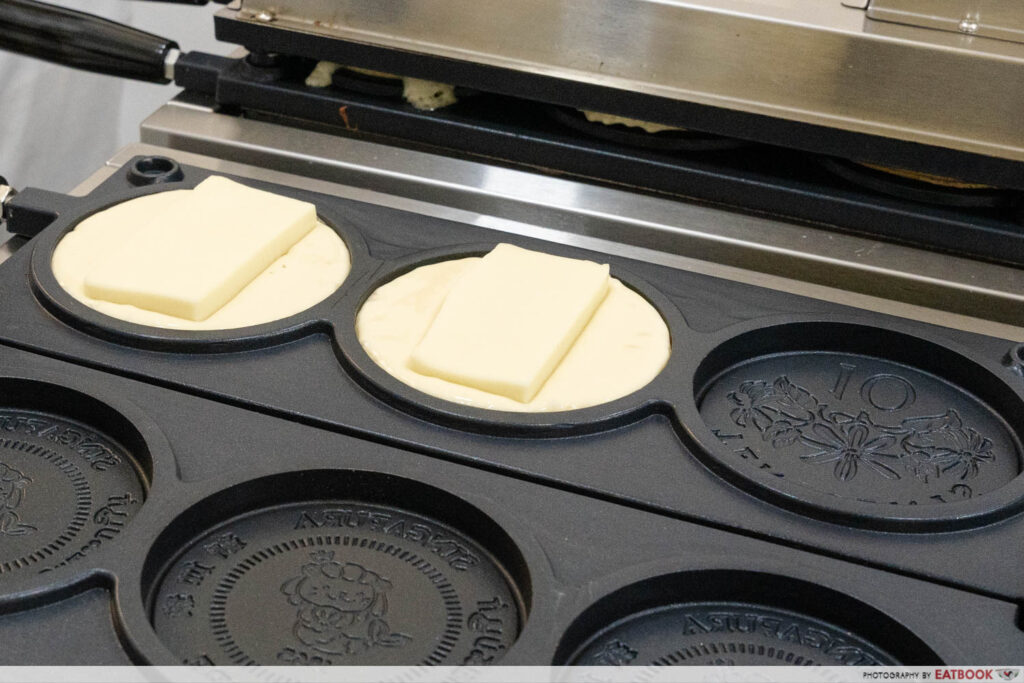 10 Cent Pancake: Viral Cheese Coin Pancake In CBD | Eatbook.sg