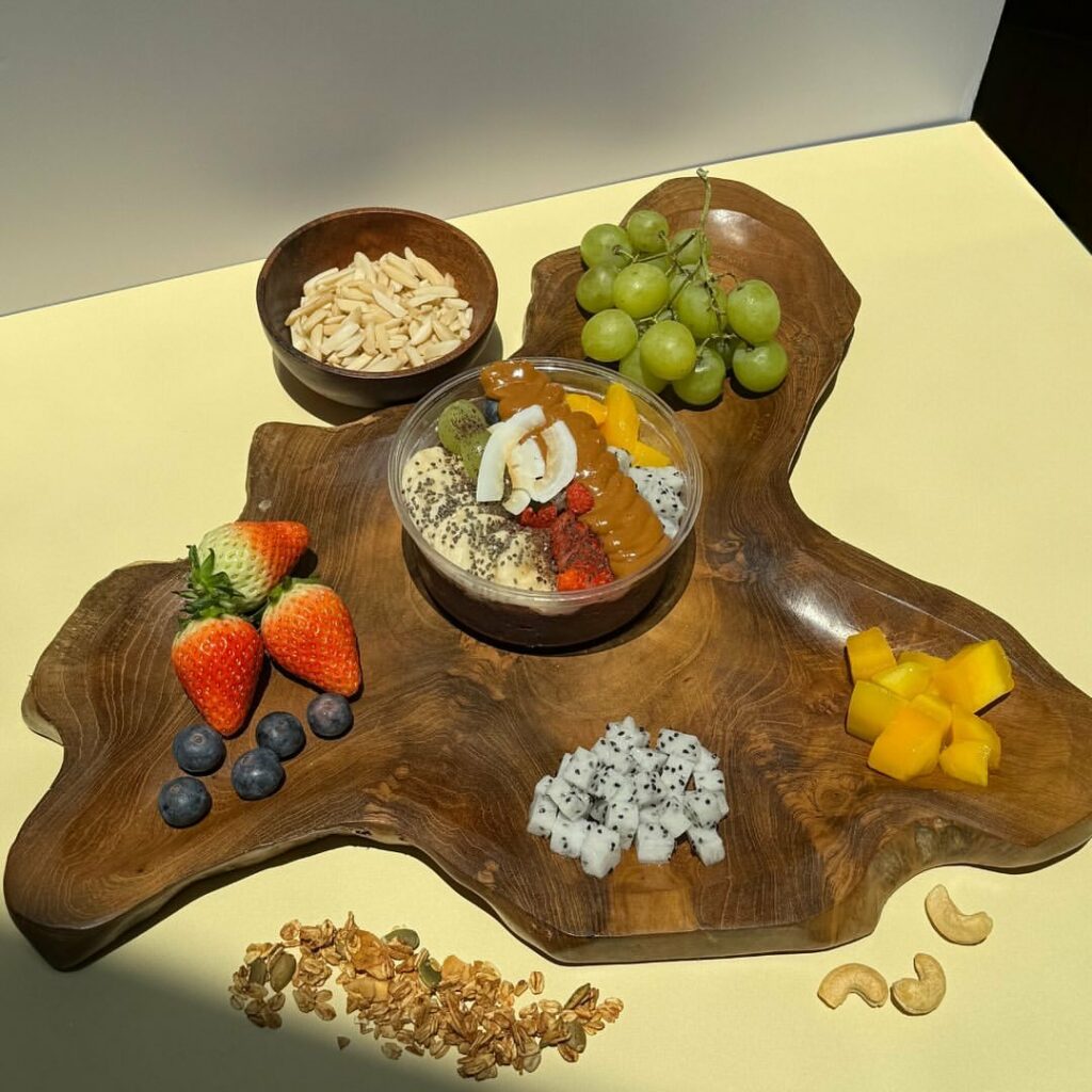 Im Acai: New Minimalist Cafe In Clementi With Acai Bowls | Eatbook.sg