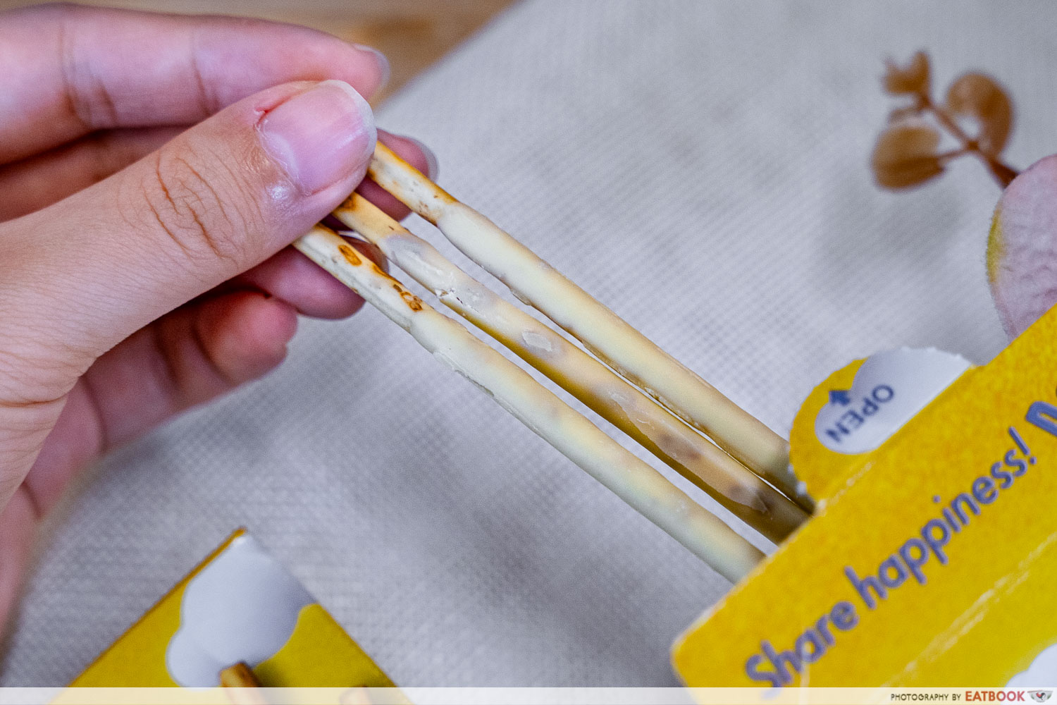 New Pocky Baked Cheesecake Flavour Is Now In SG | Eatbook.sg