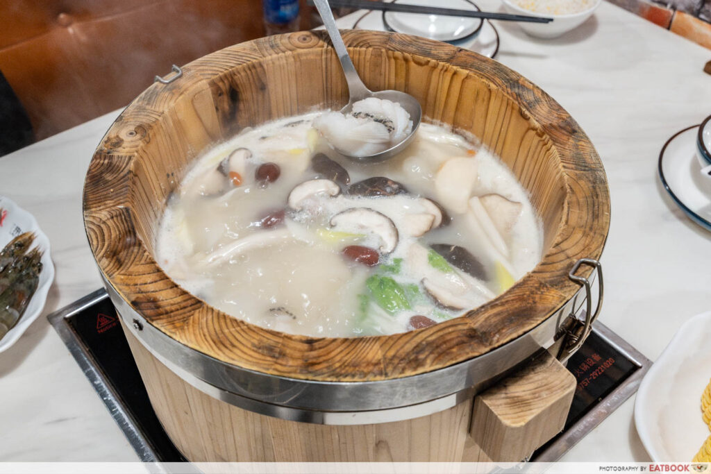 Qi Lai Feng Review: Popular Barrel Fish Pot Restaurant In Geylang ...