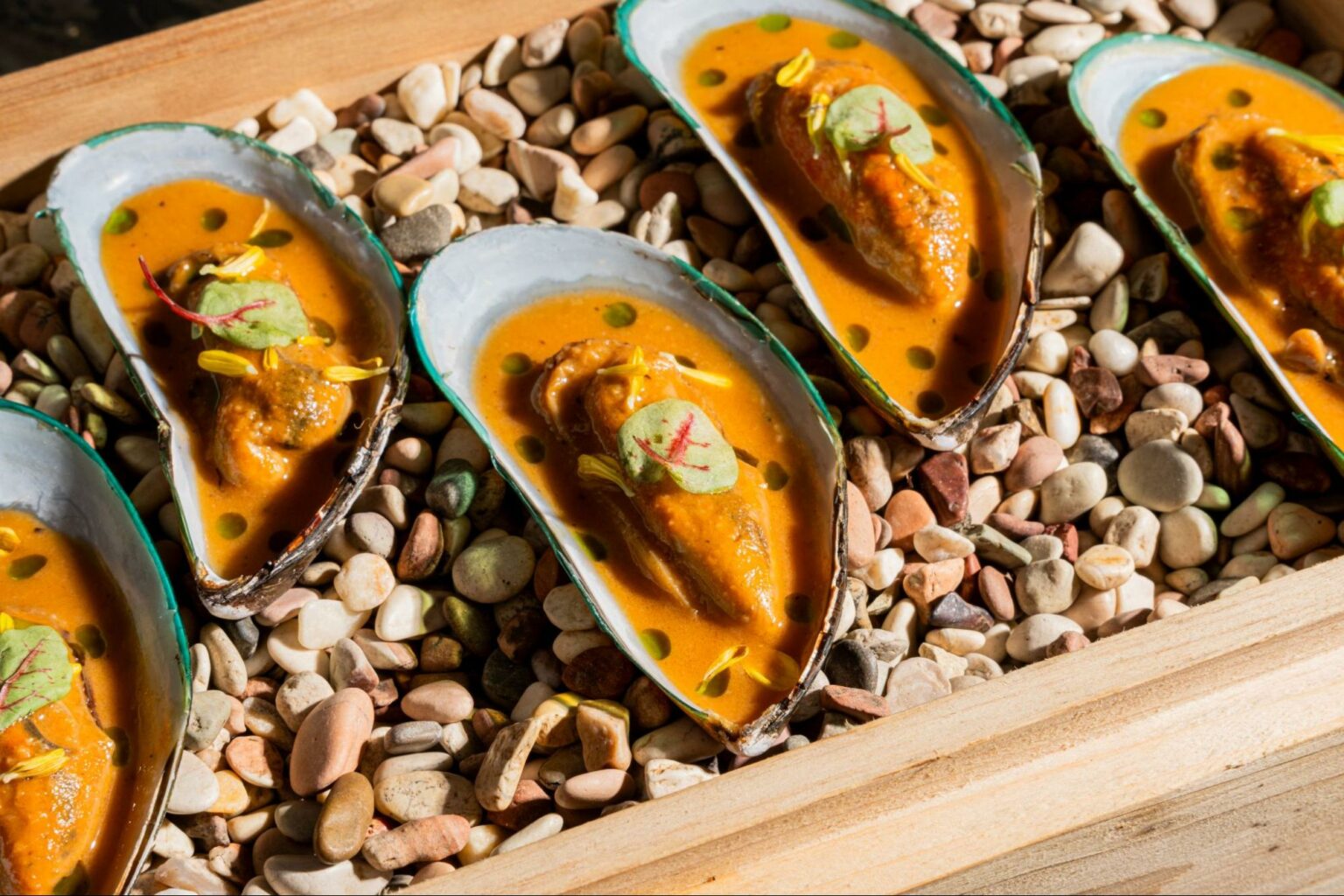 7 Esplanade Food Spots With 1-For-1 Lunch Deals | Eatbook.sg